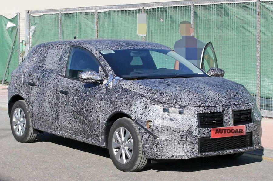 logan3-min • Societatea